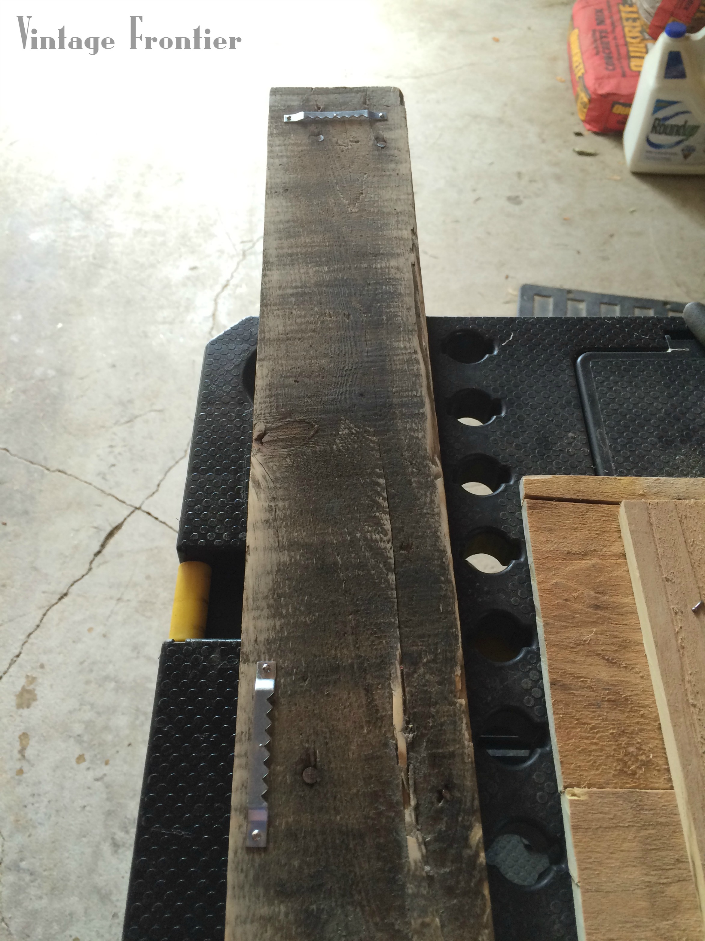 DIY Pallet Signs. | VINTAGE FRONTIER
