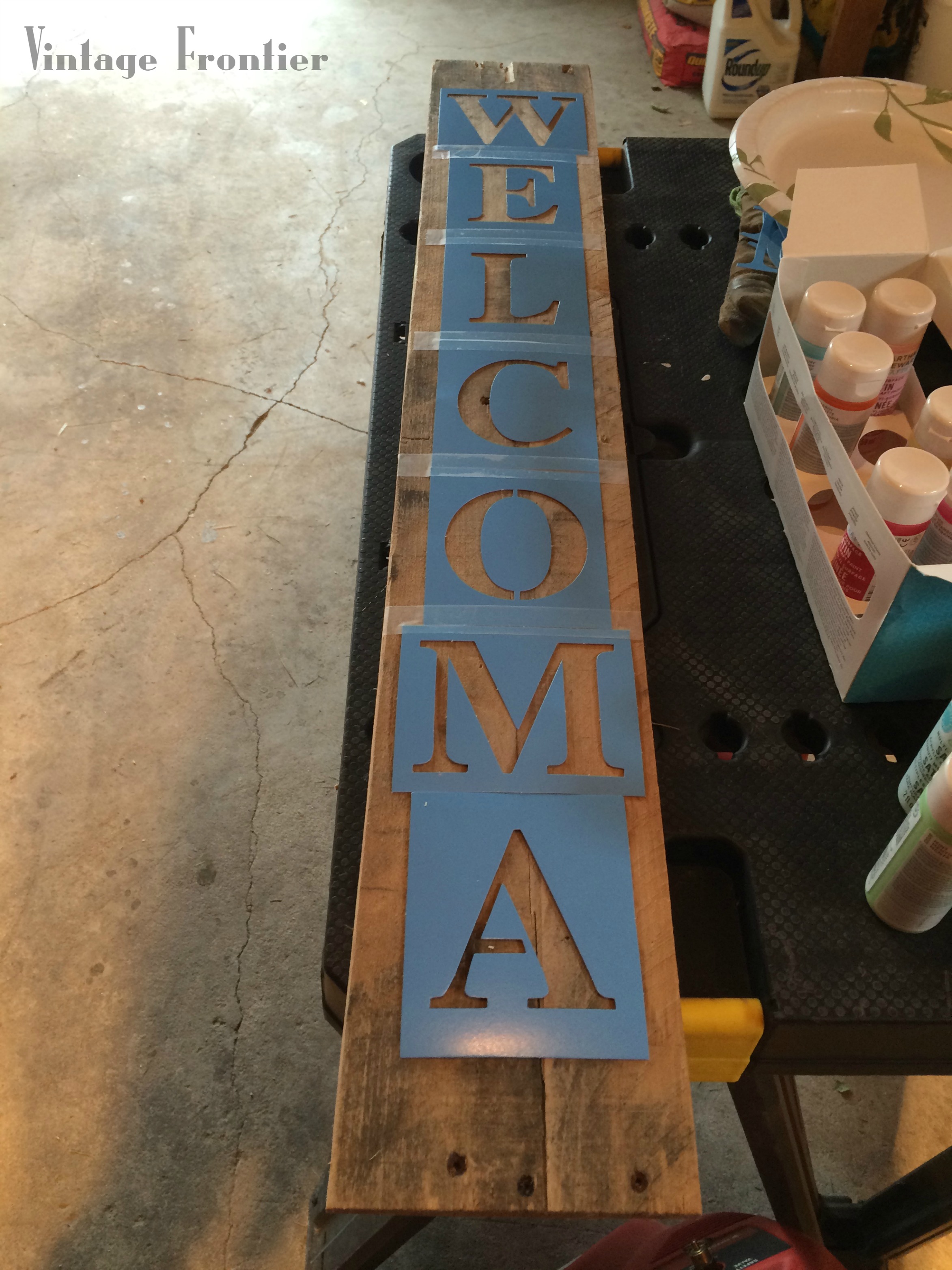 DIY Pallet Signs. | VINTAGE FRONTIER